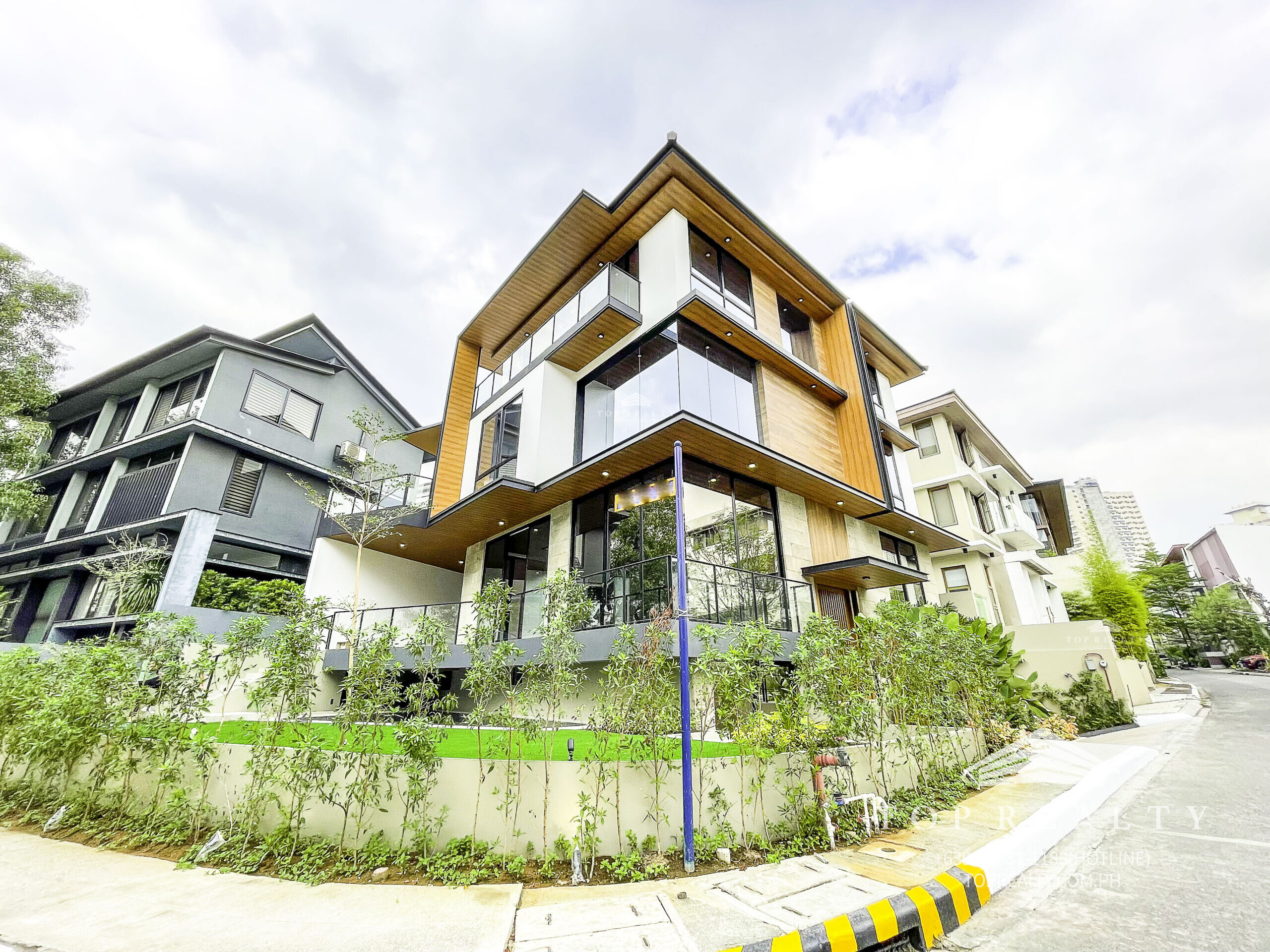 Top Realty | Mckinley Hill Village 5BR House for Sale Taguig City